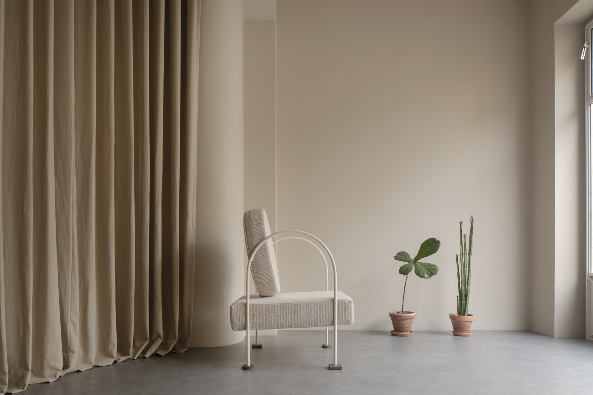 STUDIO : GAMEIRO — Capsule Chair