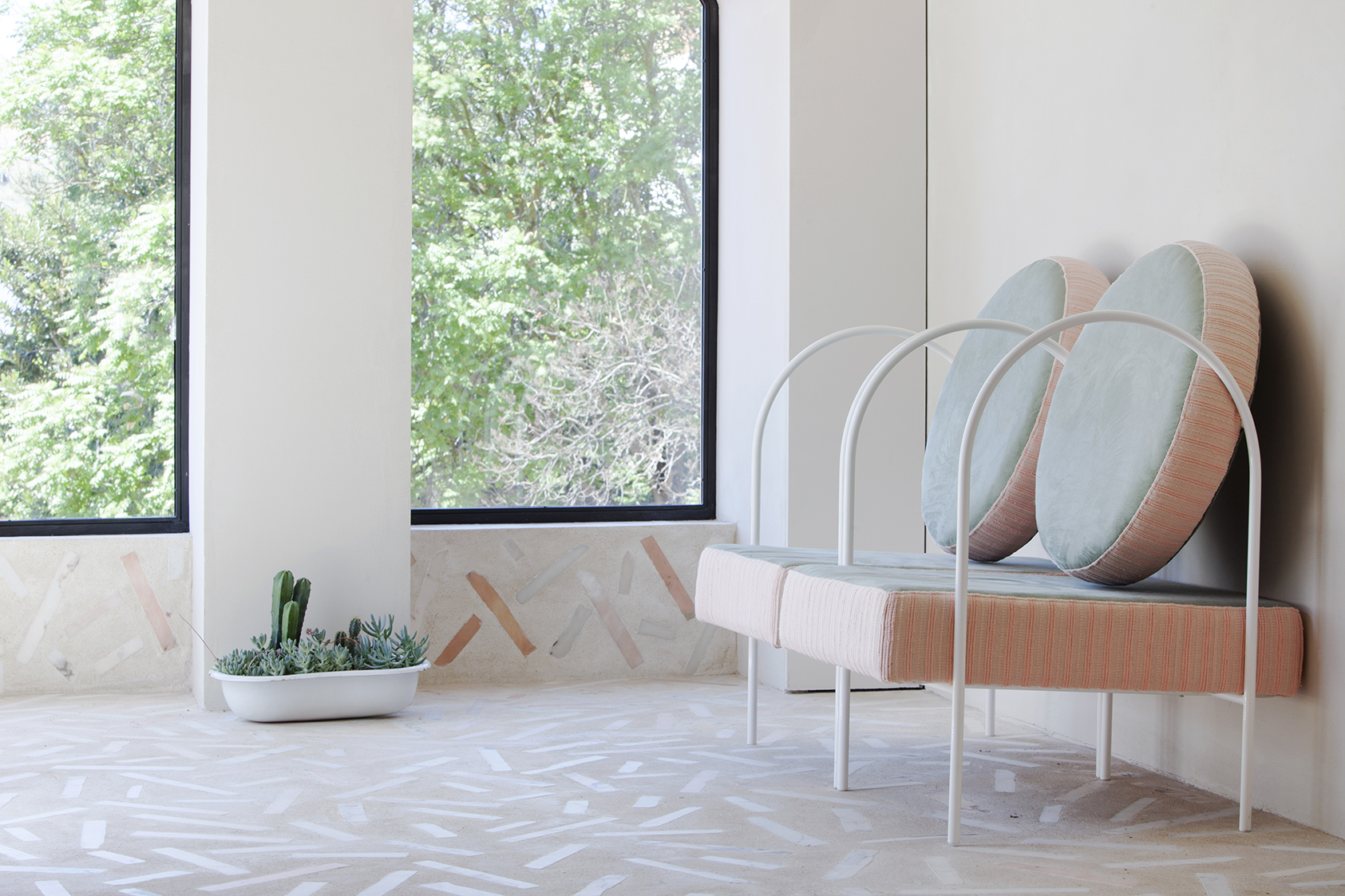 STUDIO GAMEIRO — Capsule Chair